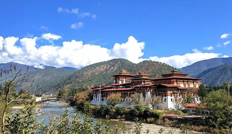Bhutan Tourism and Travel Guide | Pickyourtrail