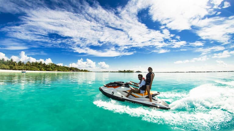 Maldives in August: Weather, Travel Tips & Resort Deals | Pickyourtrail